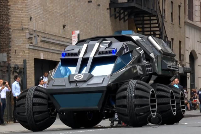 NASA’s Mars Rover Looks Exactly As a Space Car Should